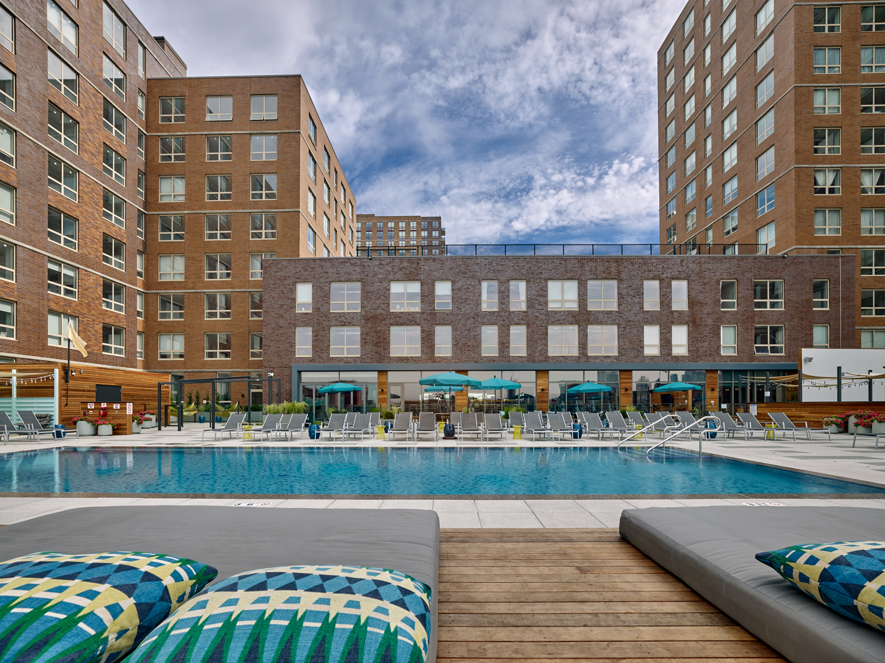 15,000 SQUARE-FOOT SOHO SUMMER HOUSE AMENITY CLUB DEBUTS AT DOWNTOWN ...